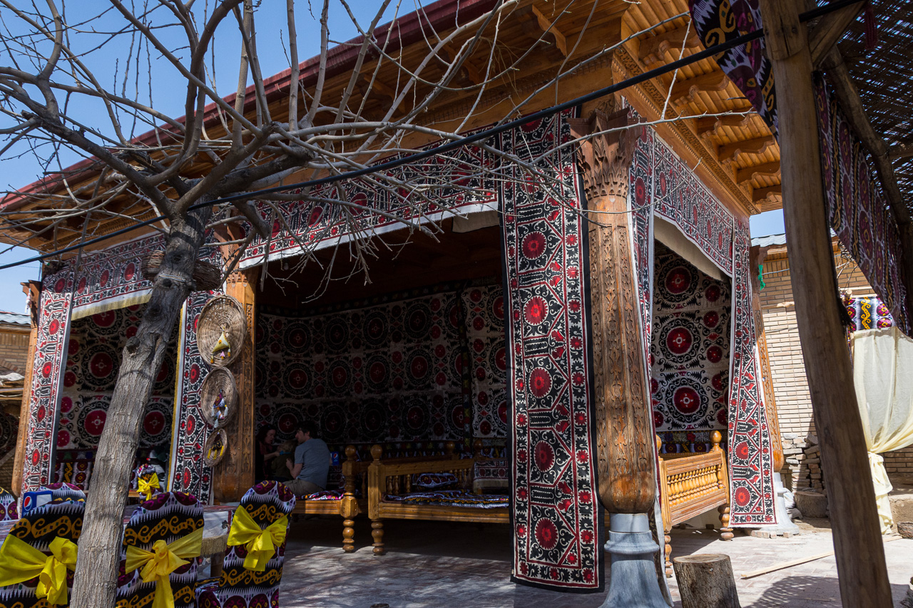 Silk Road Treasures: Beautiful Souvenir Shopping in Samarkand and ...