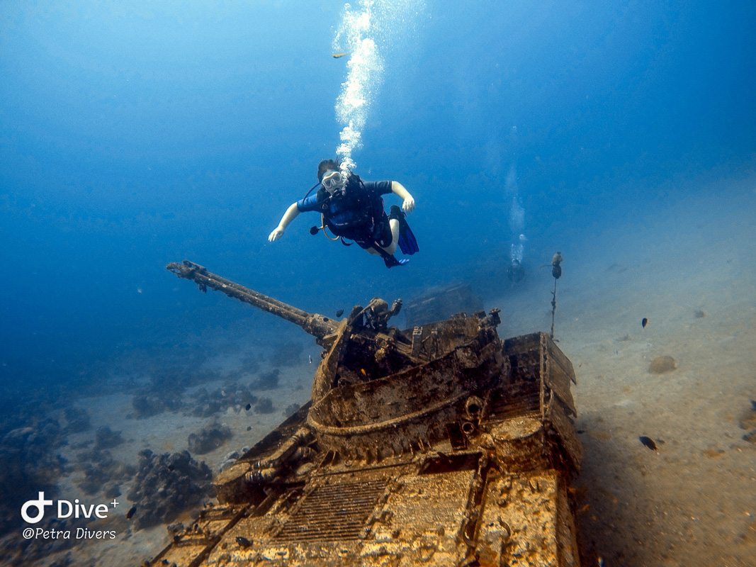 Diving in Aqaba, Jordan as new diver - Holiday-Golightly